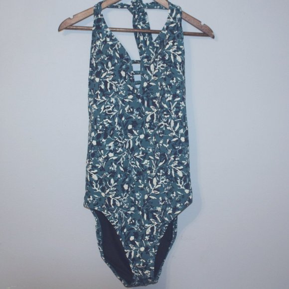 Garnet Hill Swim Plus Size 6 Garnet Hill Halter Style One Piece
